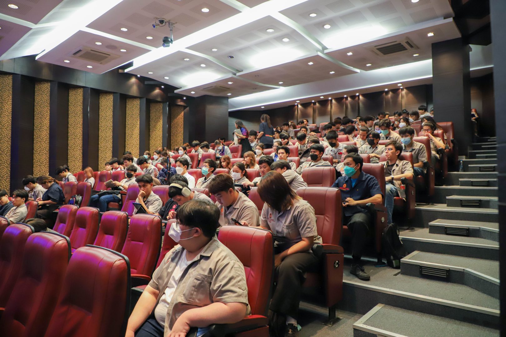 Kyutech's lecture on Fluid Dynamics to mechanical and chemical ...